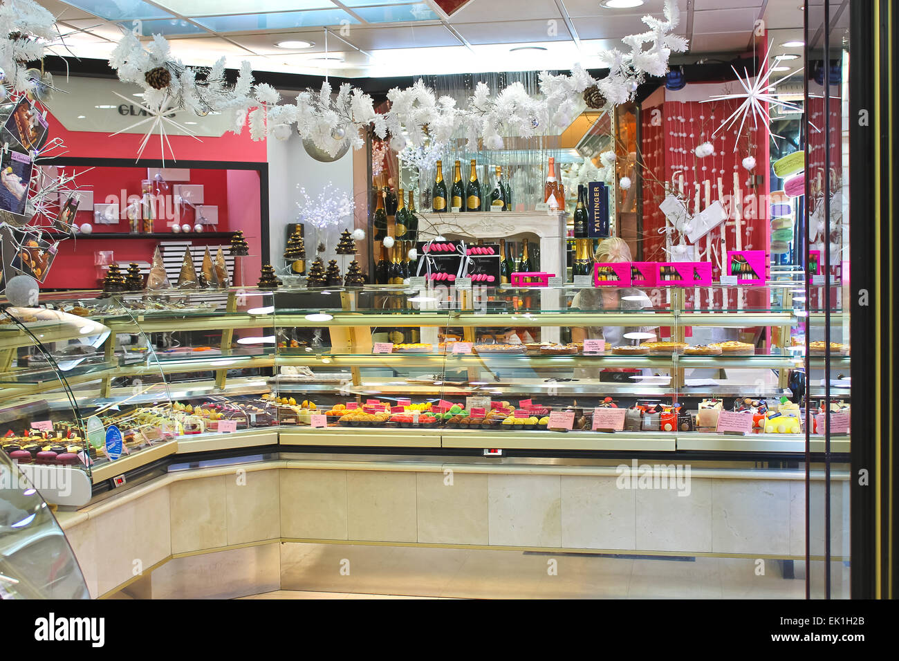 VERSAILLES, FRANCE - DECEMBER 30: Showcase pastry shop at Christmas on ...