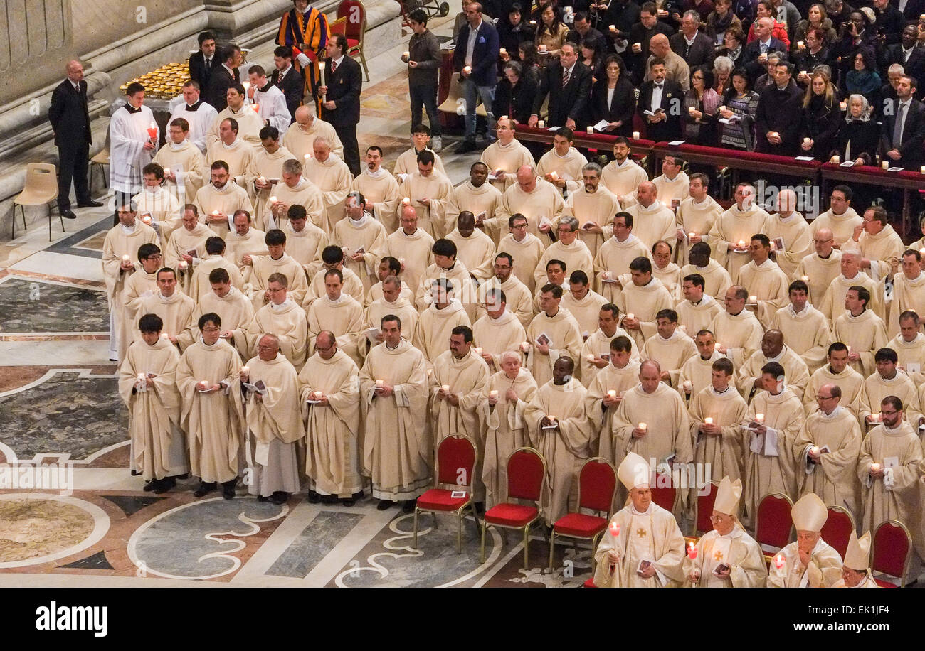 Vatican City. 04th Apr, 2015. Vatican City Pope Francis Easter Vigil ...