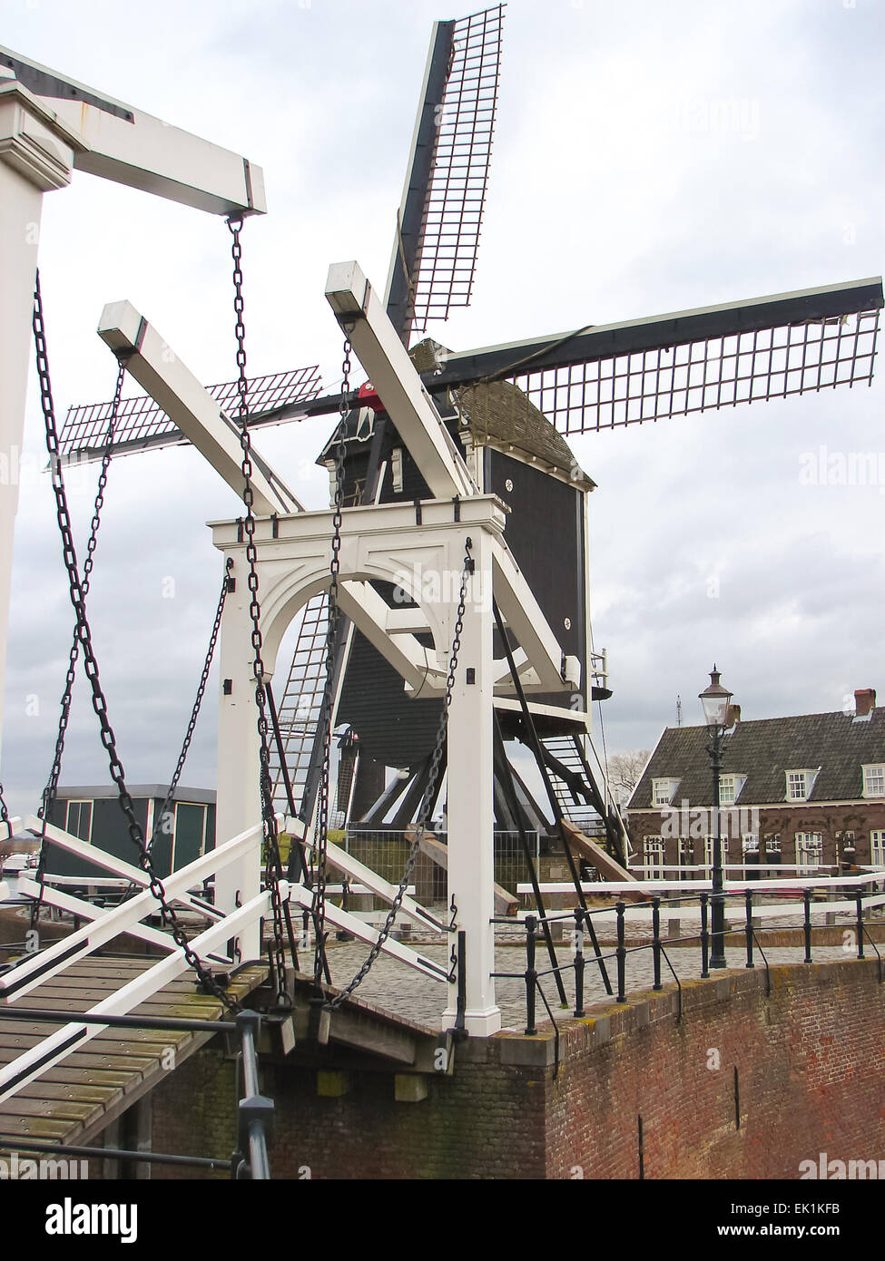 Canal brick building bascule hi-res stock photography and images - Alamy