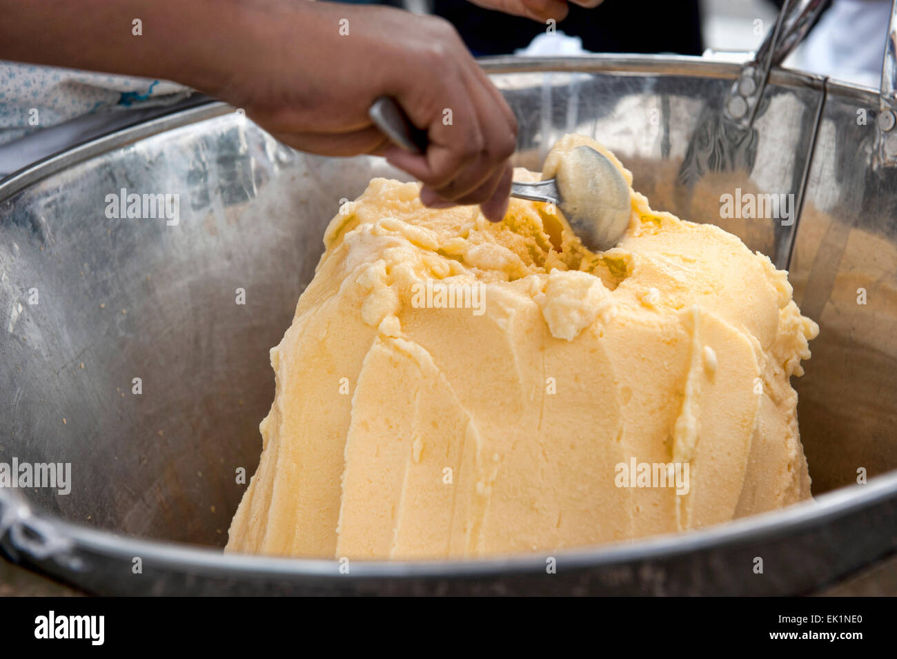 Hand made ice cream hi-res stock photography and images - Alamy