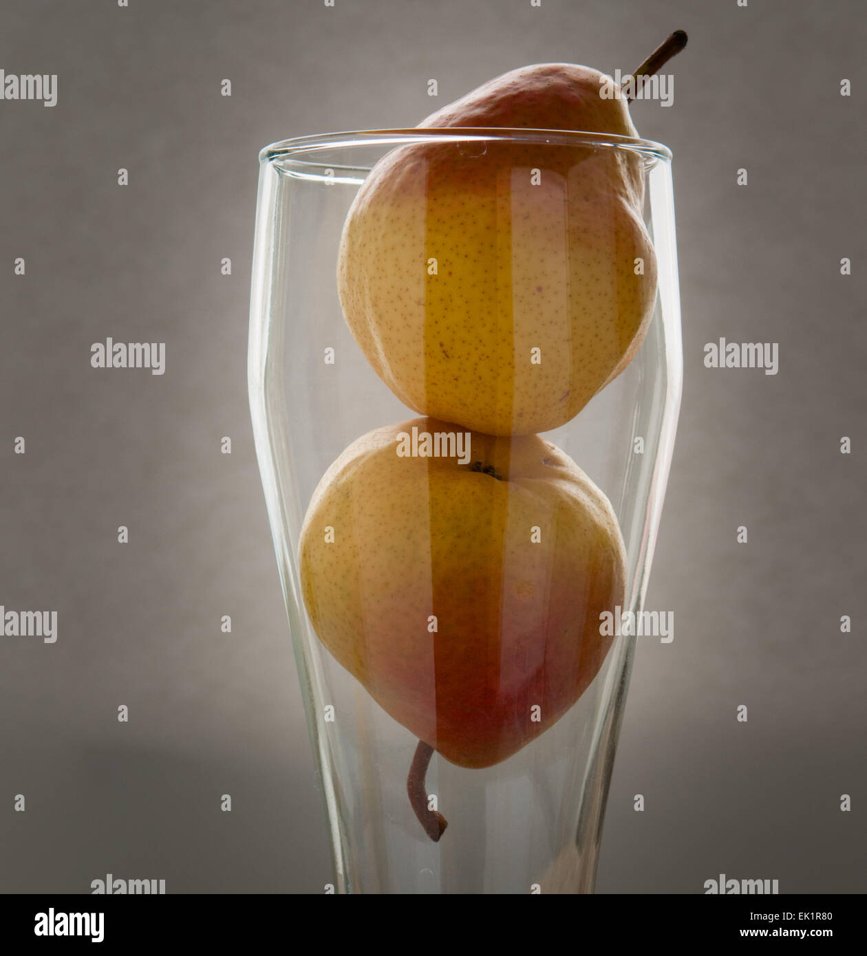 Artistic fruit still life hi-res stock photography and images - Alamy