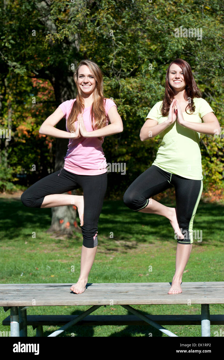 Tree pose people hi-res stock photography and images - Alamy