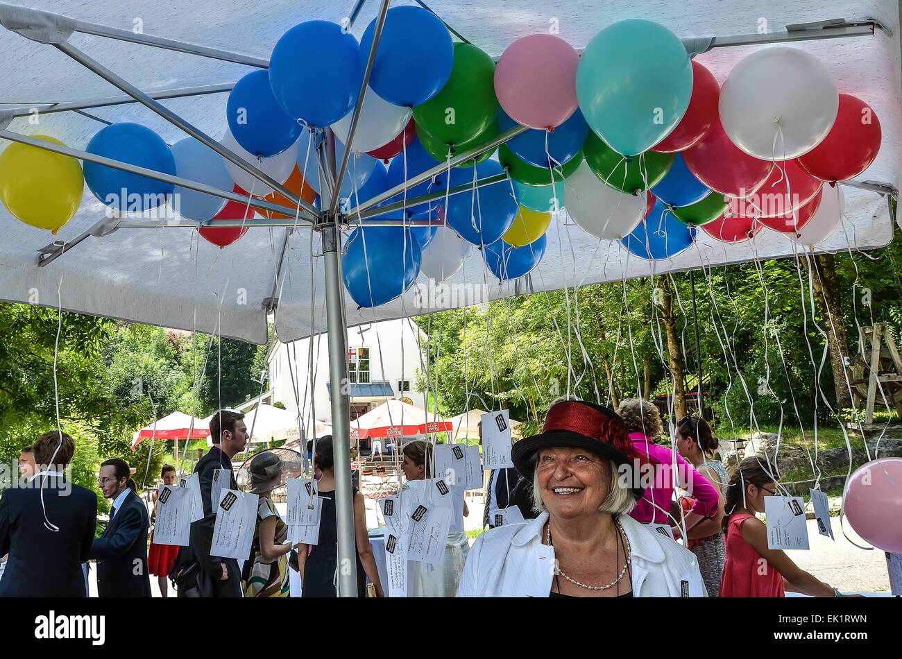 wedding after ceremony party balloons waiting to be released Stock ...