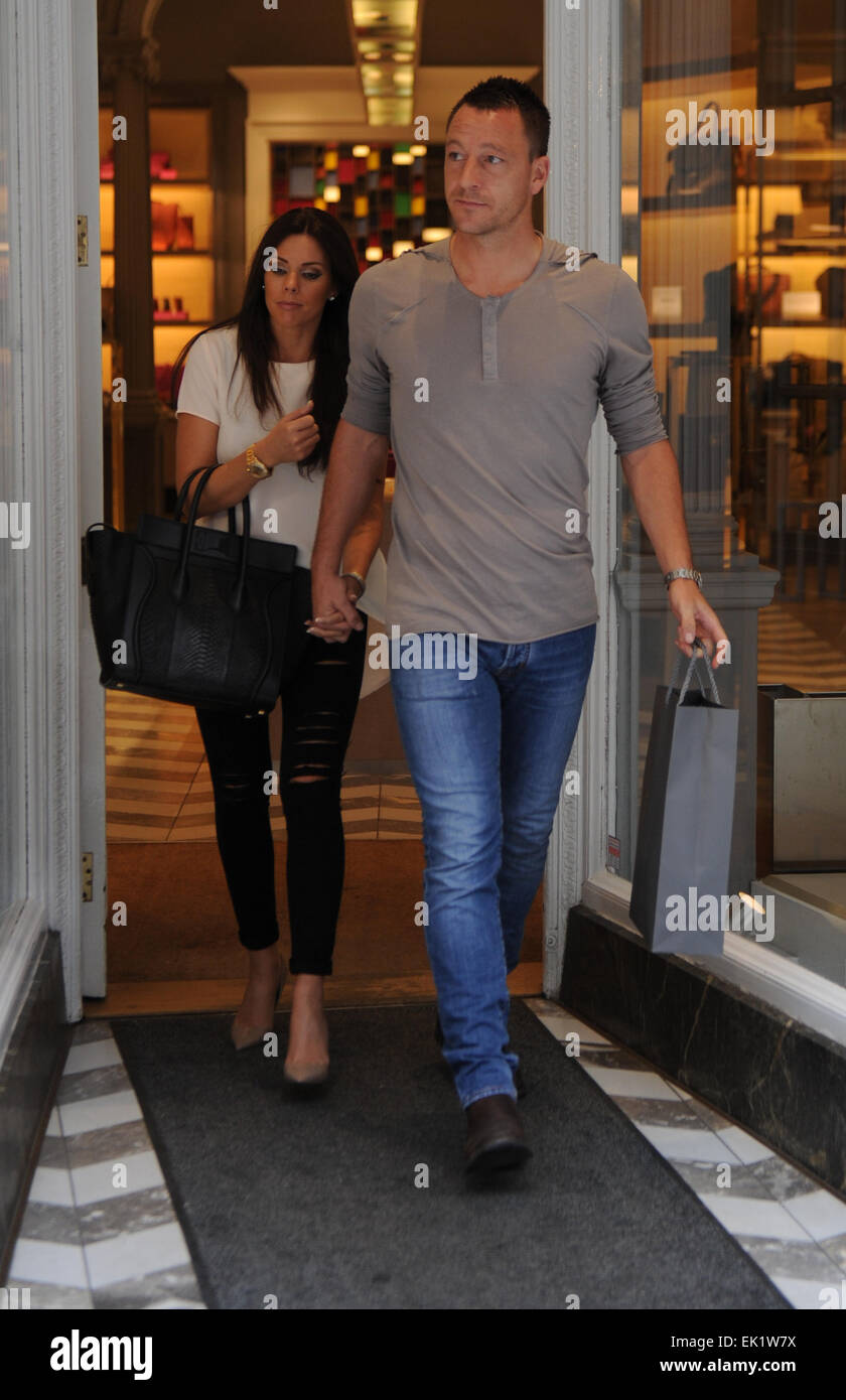 Chelsea football player John Terry and wife Toni out shopping in London ...