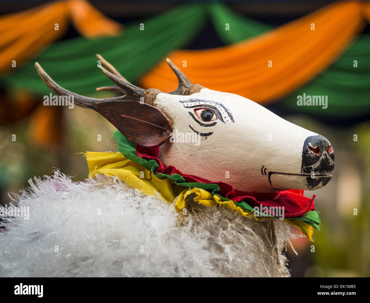 Chiang Mai, Thailand. 5th Apr, 2015. A traditional Tai Yai dance with a ...