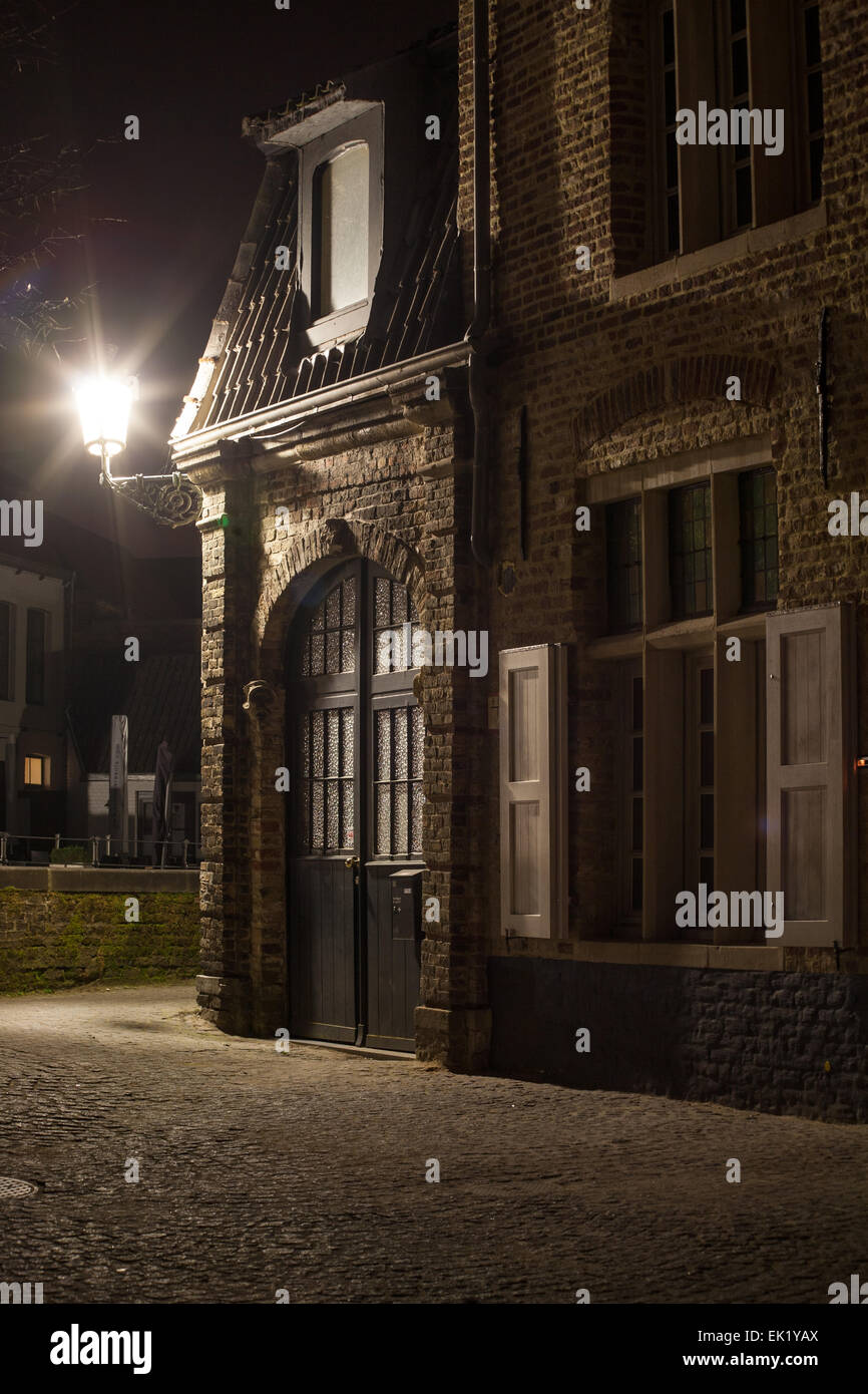 Street corner night hi-res stock photography and images - Alamy