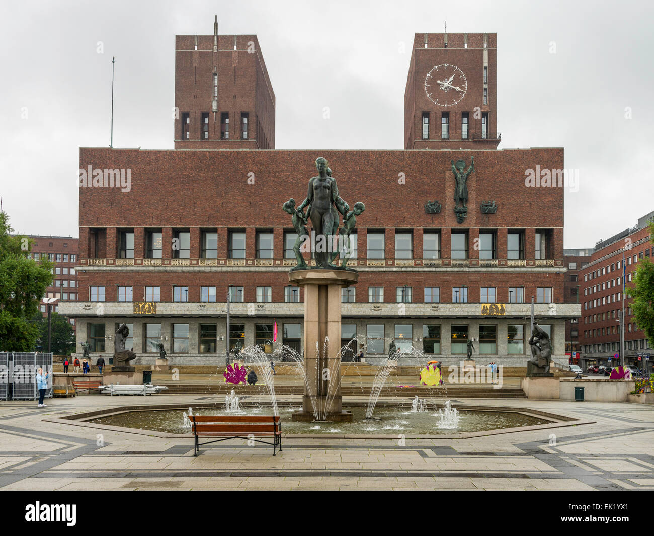 Oslo front city hall sculpture hi-res stock photography and images - Alamy