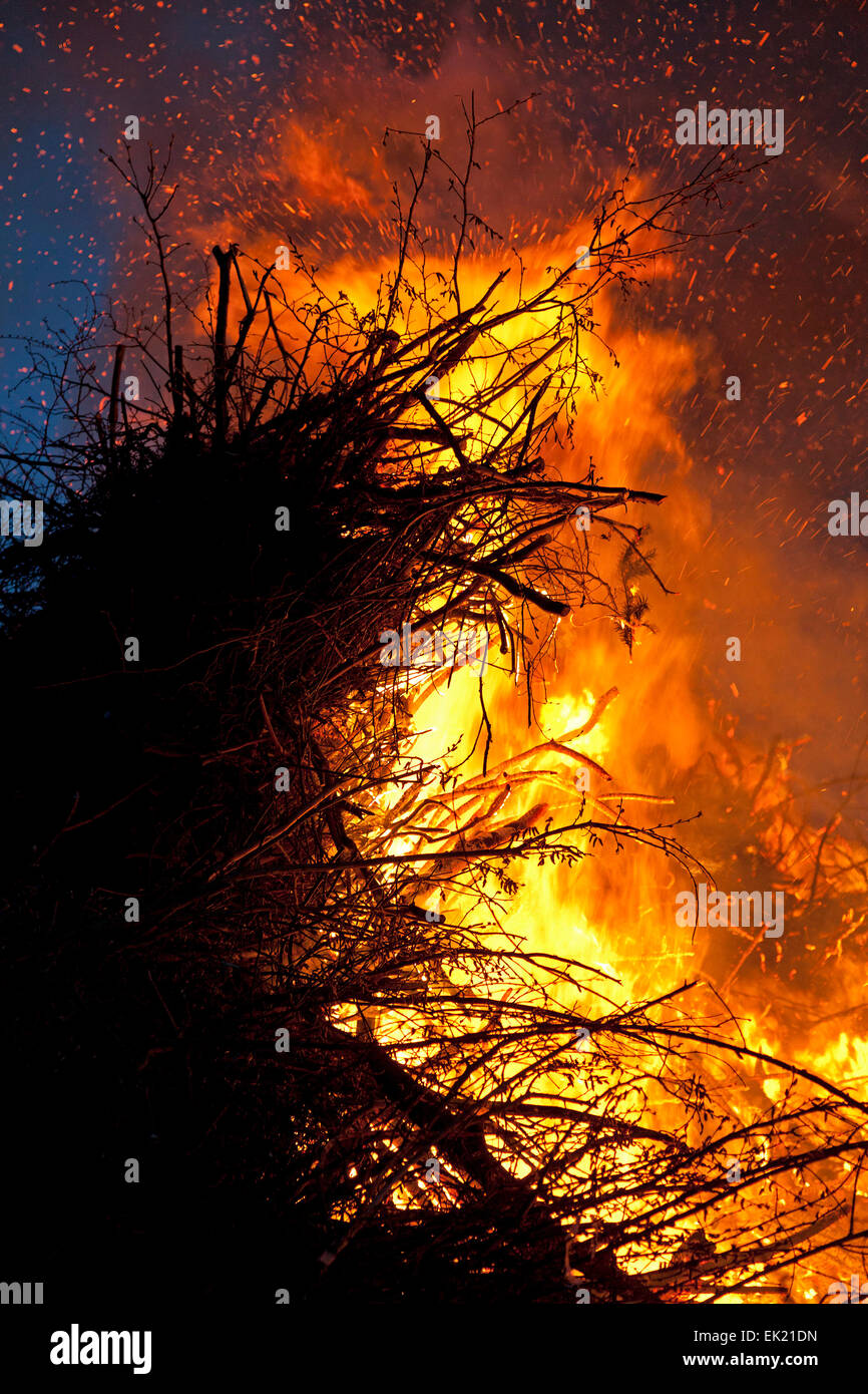 Osterfeuer deutschland hi-res stock photography and images - Alamy