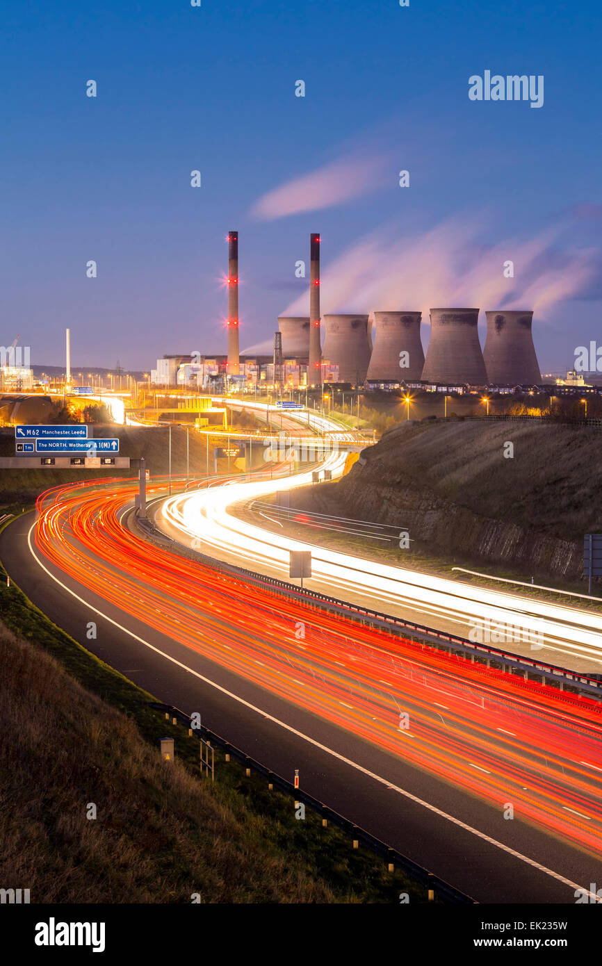 Ferrybridge power station hi-res stock photography and images - Alamy