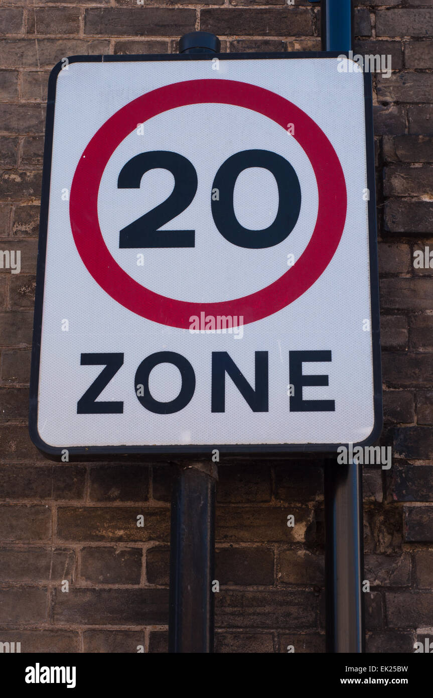 20 mile per hour sign hi-res stock photography and images - Alamy