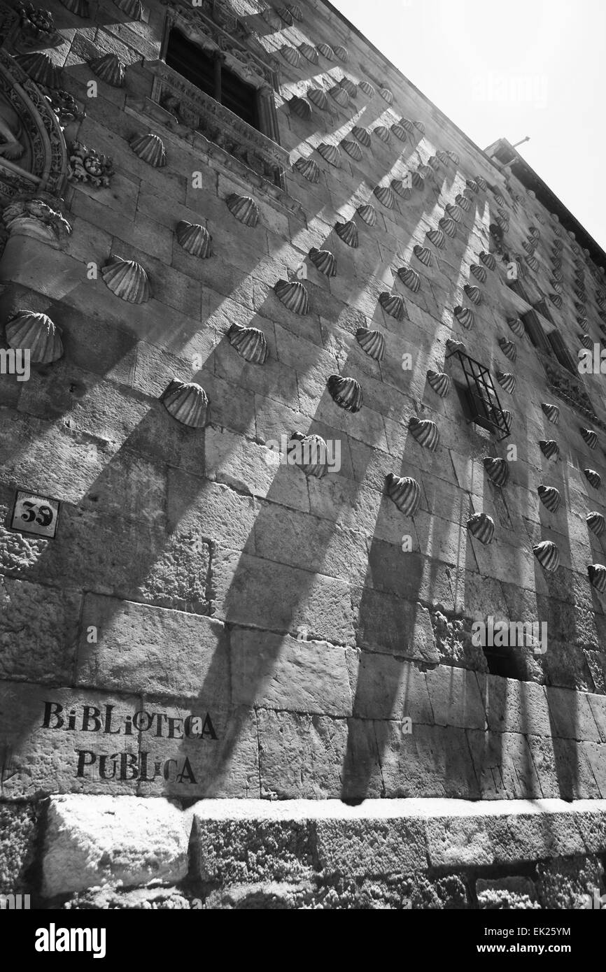 Building shell architecture detail Black and White Stock Photos ...