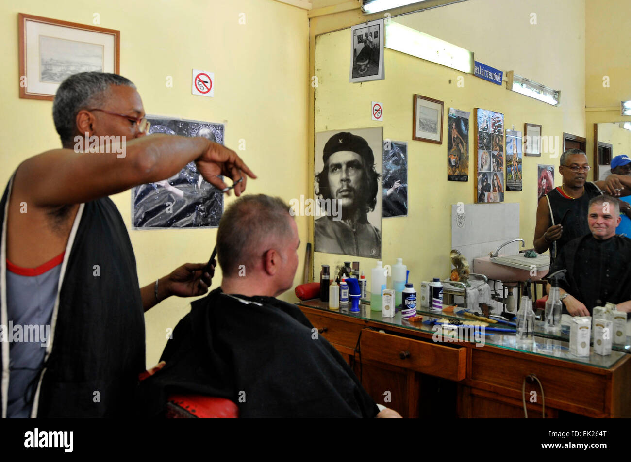 Barber shop havana cuba hi-res stock photography and images - Alamy