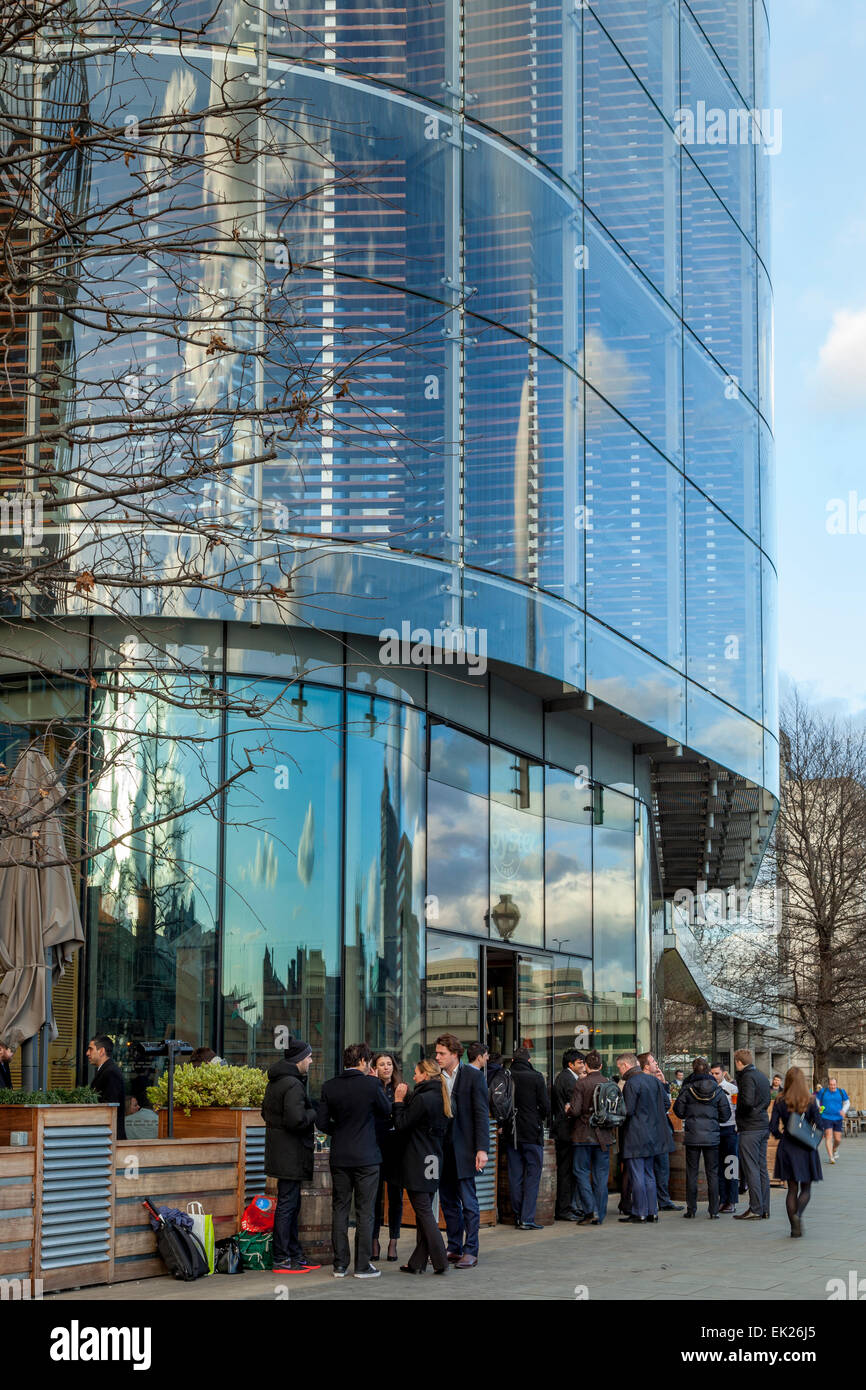 City of London Workers Enjoying A Drink After Work, The Oyster Shed ...