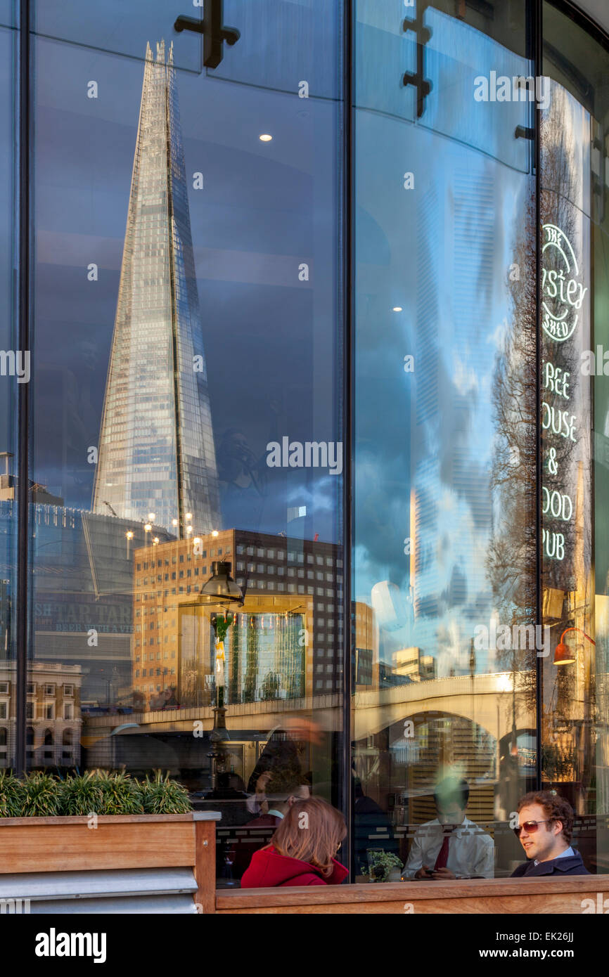 City of London Workers Enjoying A Drink After Work, The Oyster Shed ...