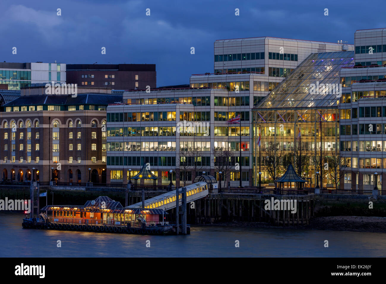 Pier river hi-res stock photography and images - Alamy