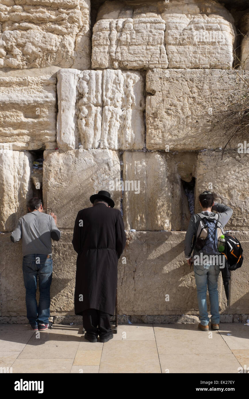 Jewish men praying at the Western Wall Jerusalem Stock Photo - Alamy