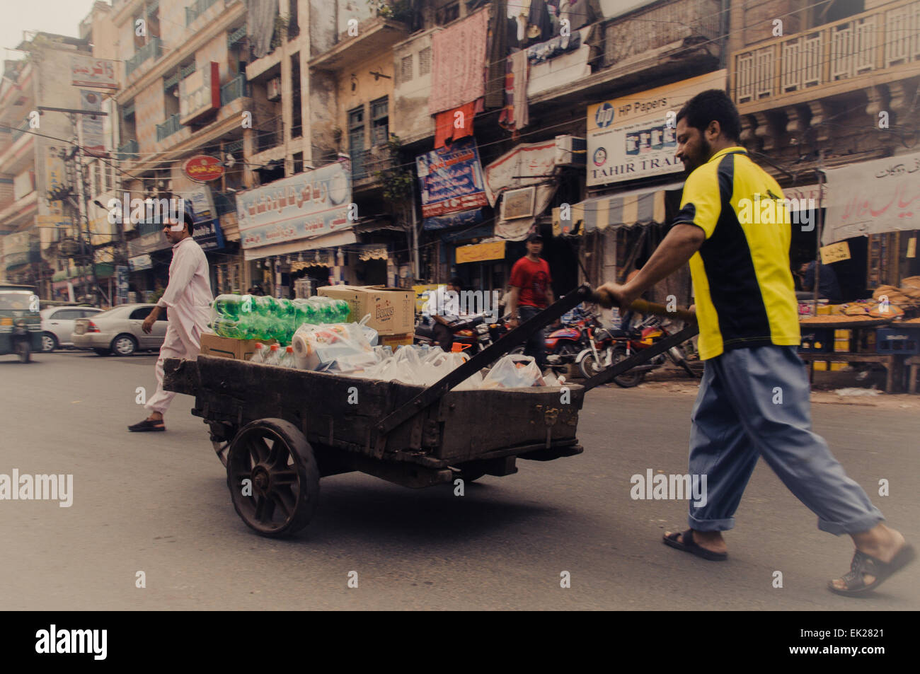 Transporting fruits hi-res stock photography and images - Alamy