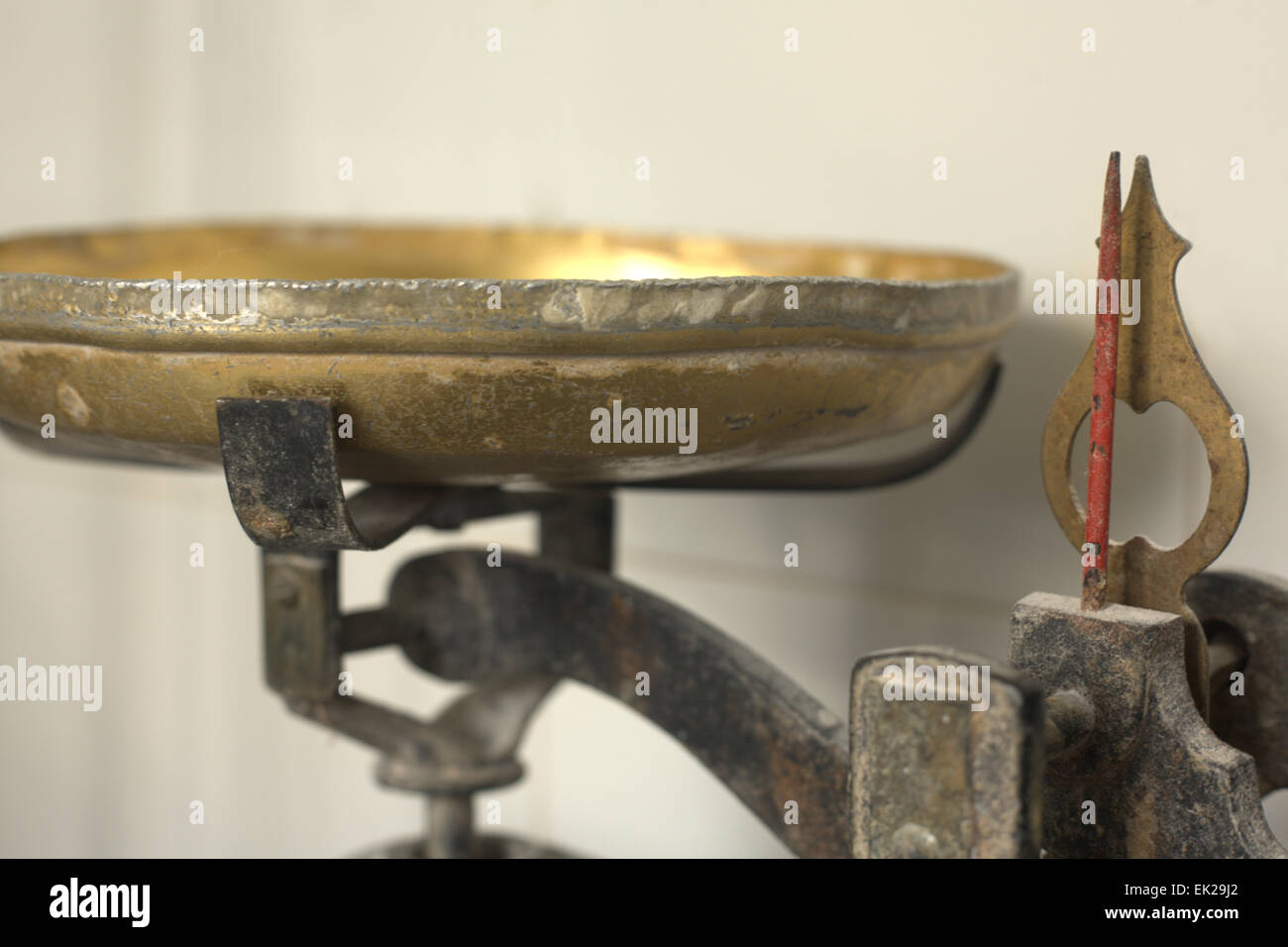 Retro scales and flour hi-res stock photography and images - Alamy