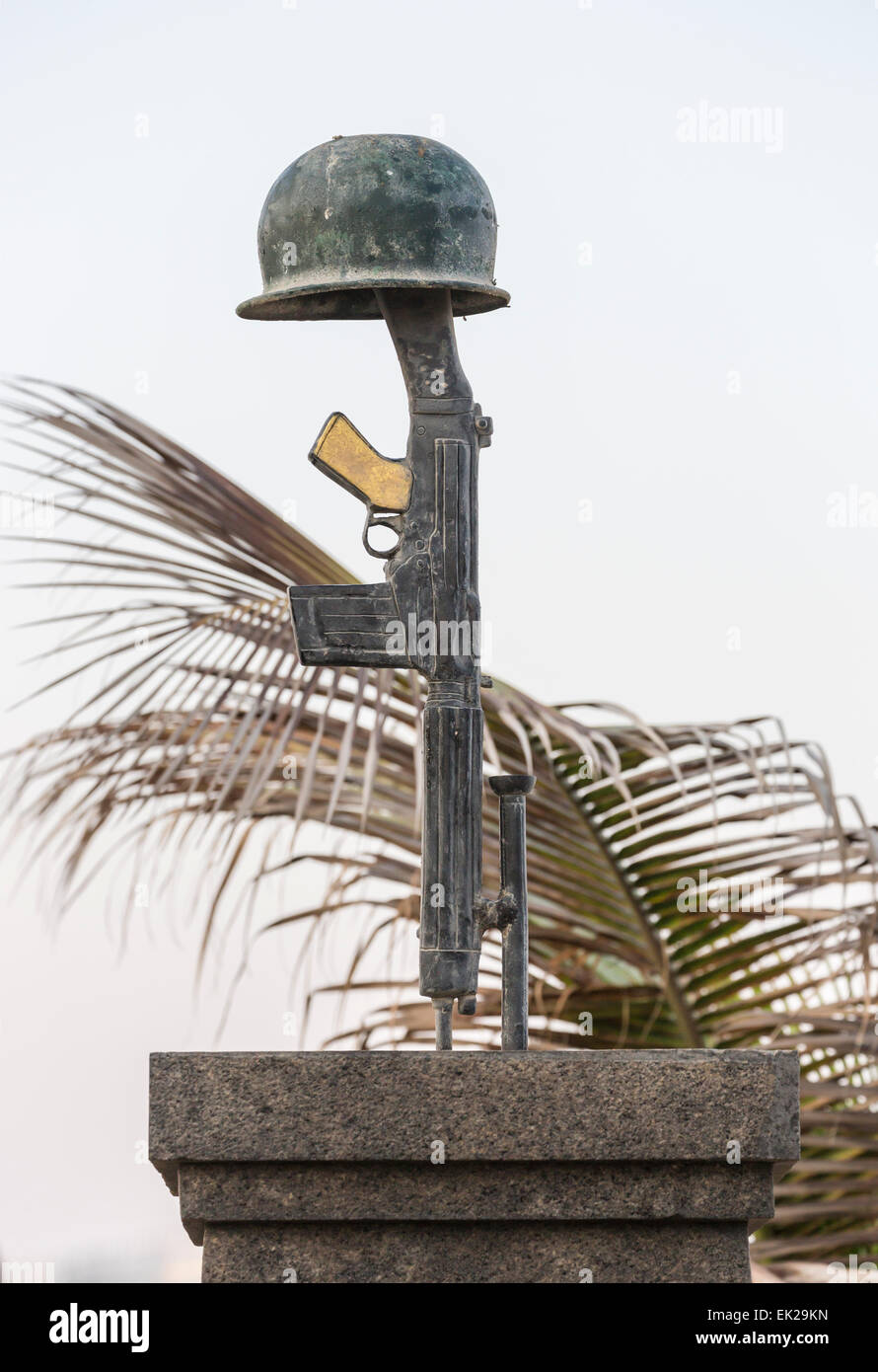 Indian sightseeing: Kargil War Memorial, an inverted assault rifle and ...