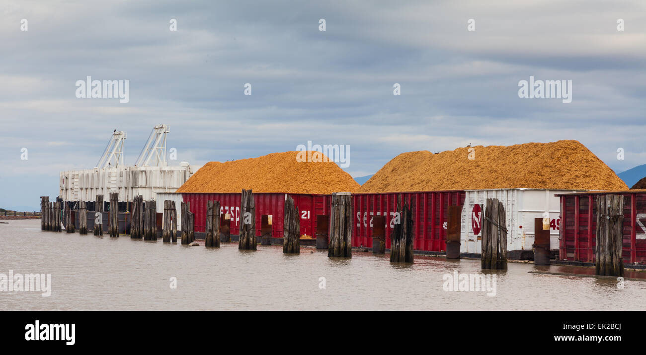 Raw material transit hi-res stock photography and images - Alamy