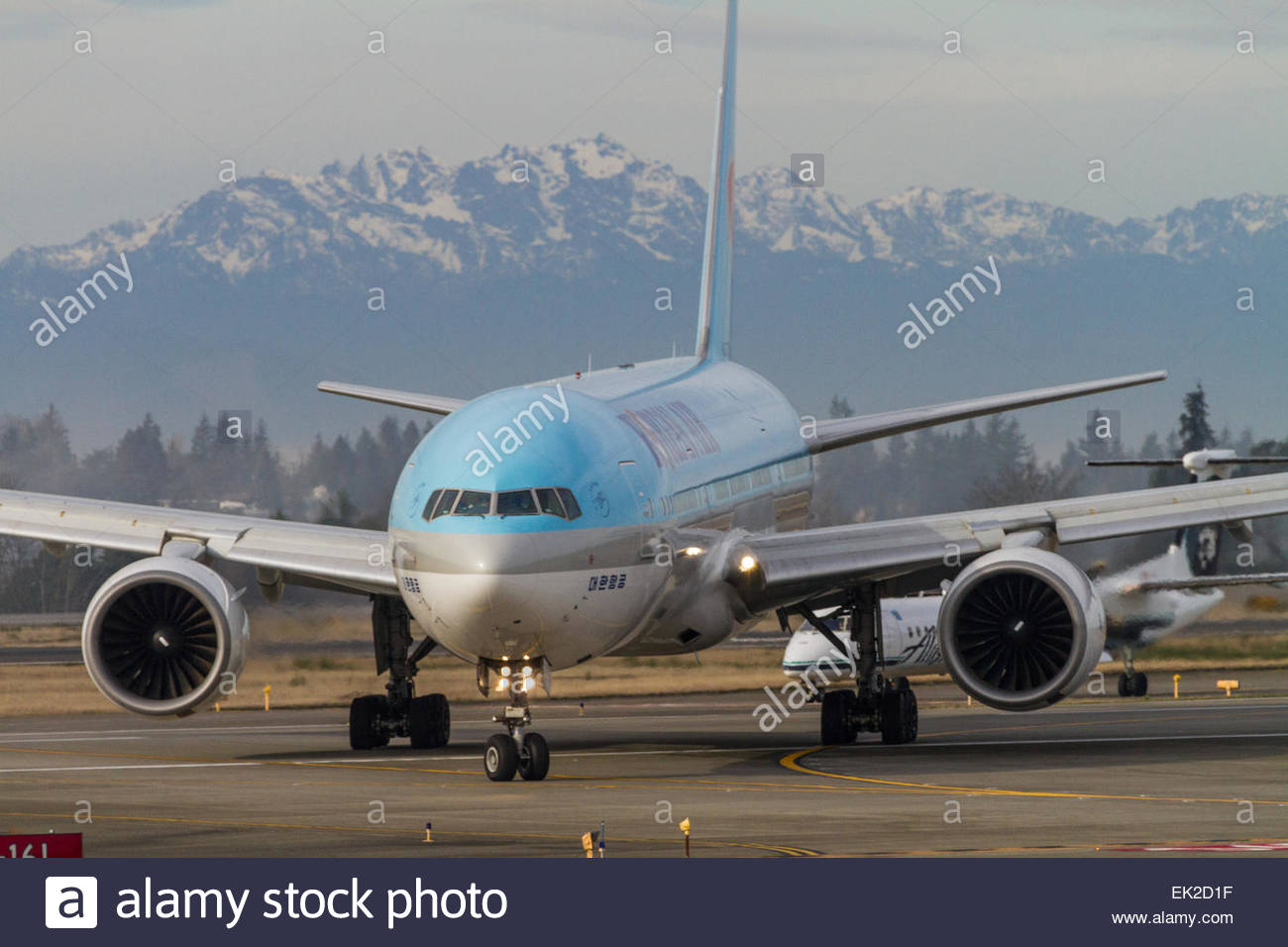 Aeroplane On Runway High Resolution Stock Photography and Images - Alamy