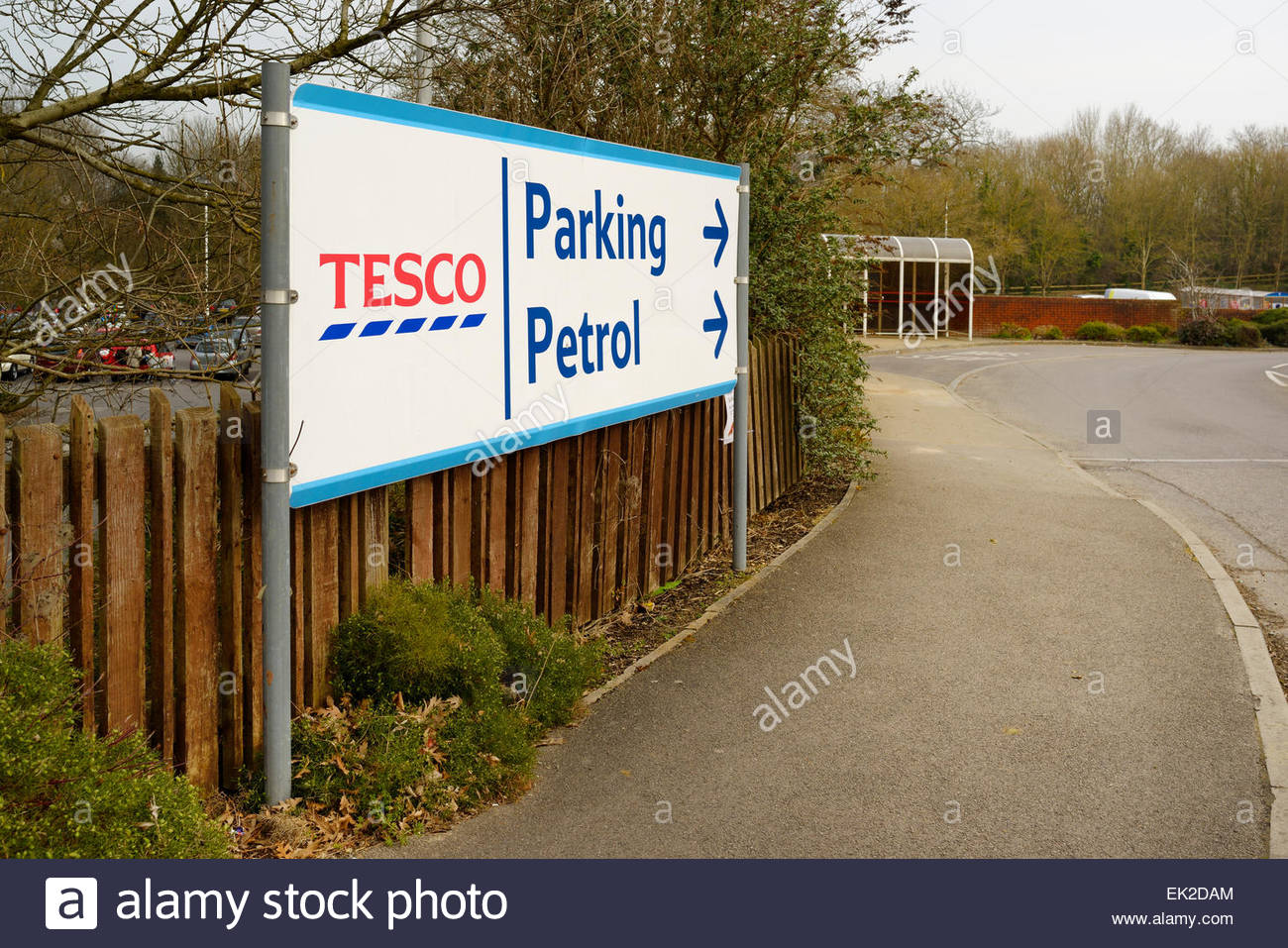Tesco Shop Signage High Resolution Stock Photography and Images - Alamy