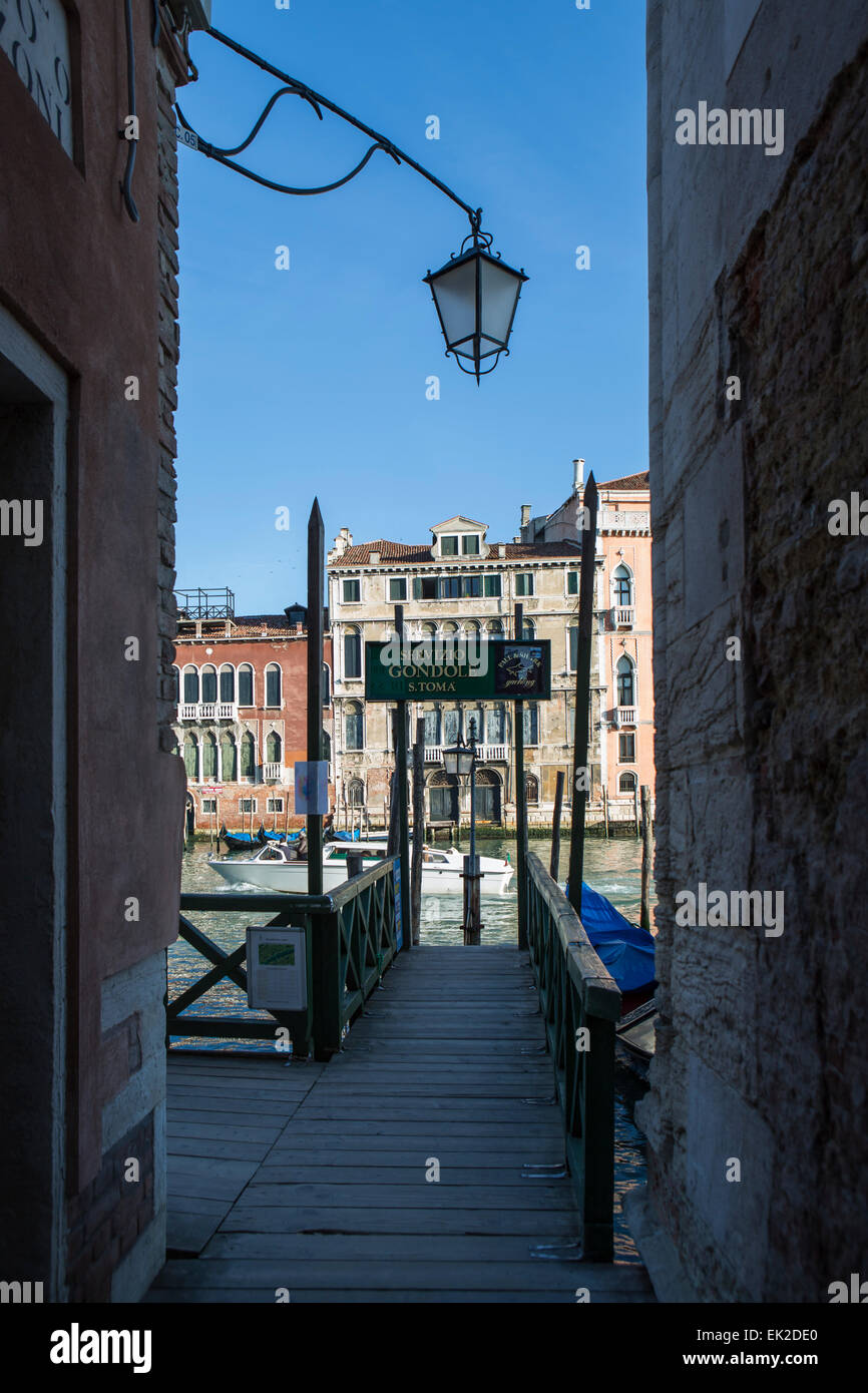Sign for gondola hi-res stock photography and images - Alamy