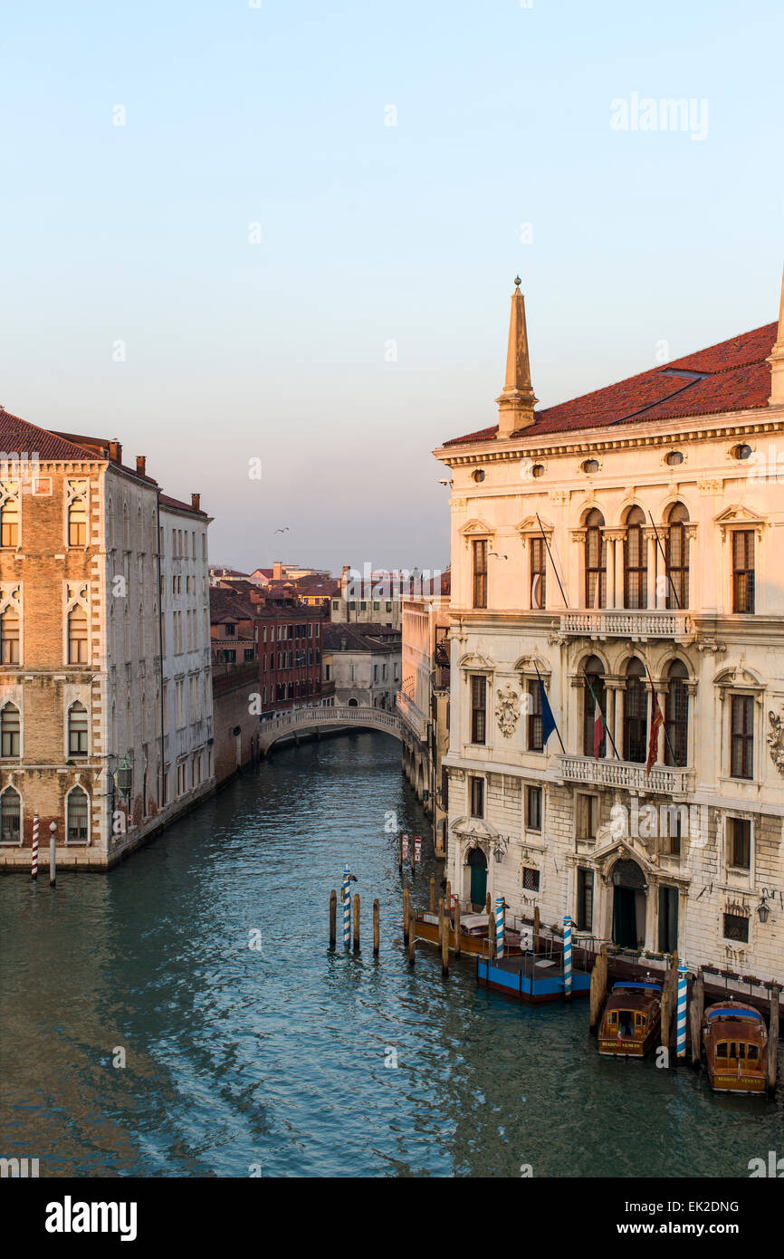 Bridge over canal venetian architecture hi-res stock photography and ...
