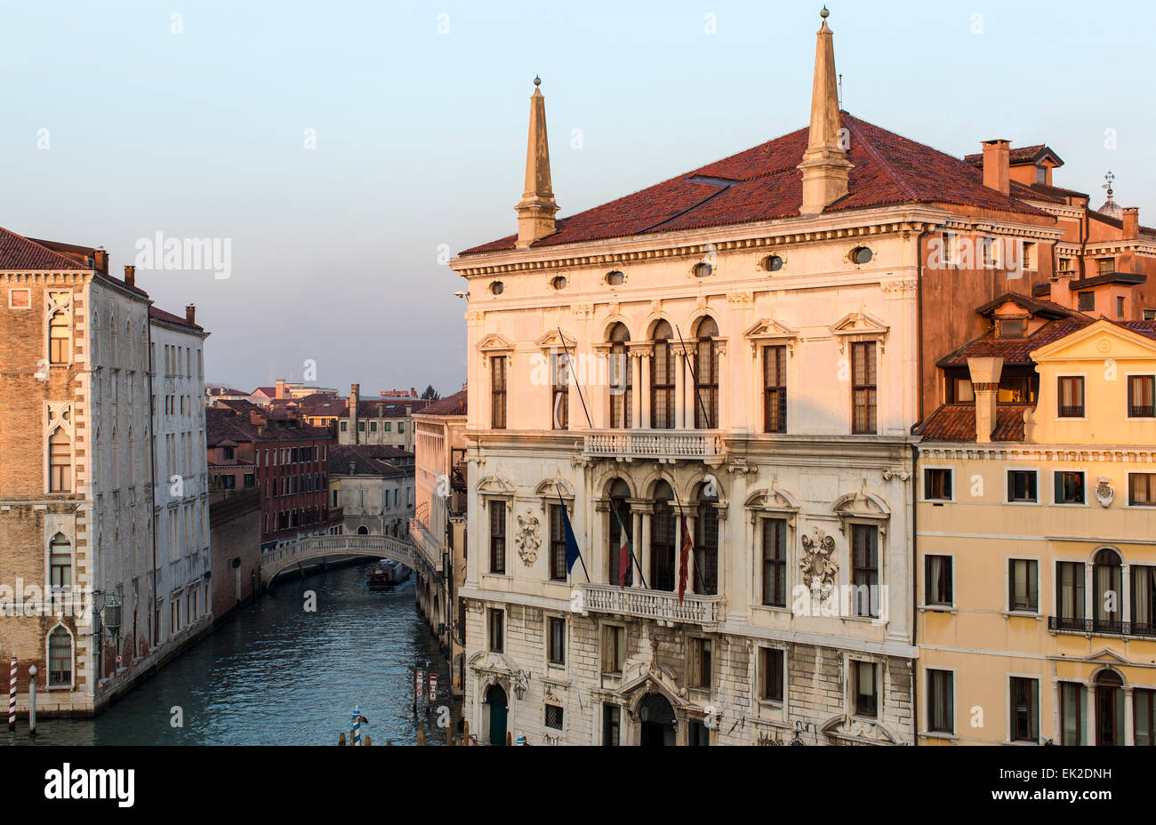 Bridge over canal off grand canal hi-res stock photography and images ...