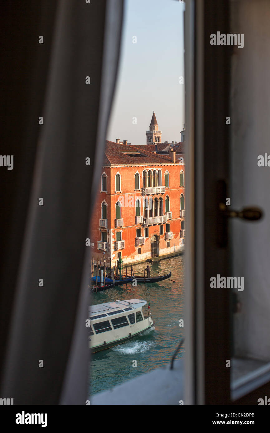 Venice window hi-res stock photography and images - Alamy
