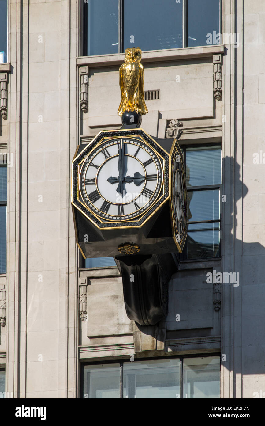 Owl clock hi-res stock photography and images - Alamy