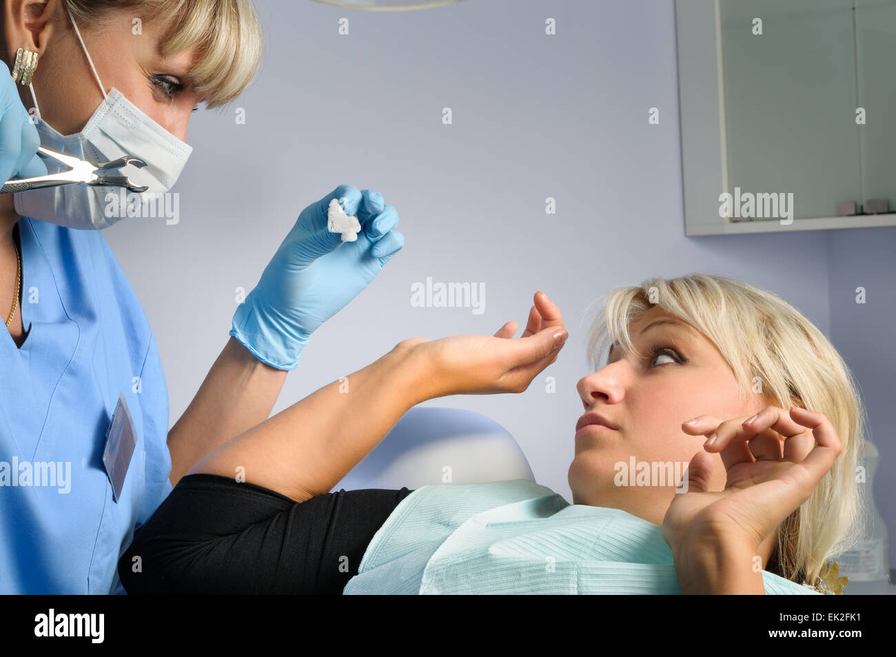 Dental extraction surgery hi-res stock photography and images - Alamy