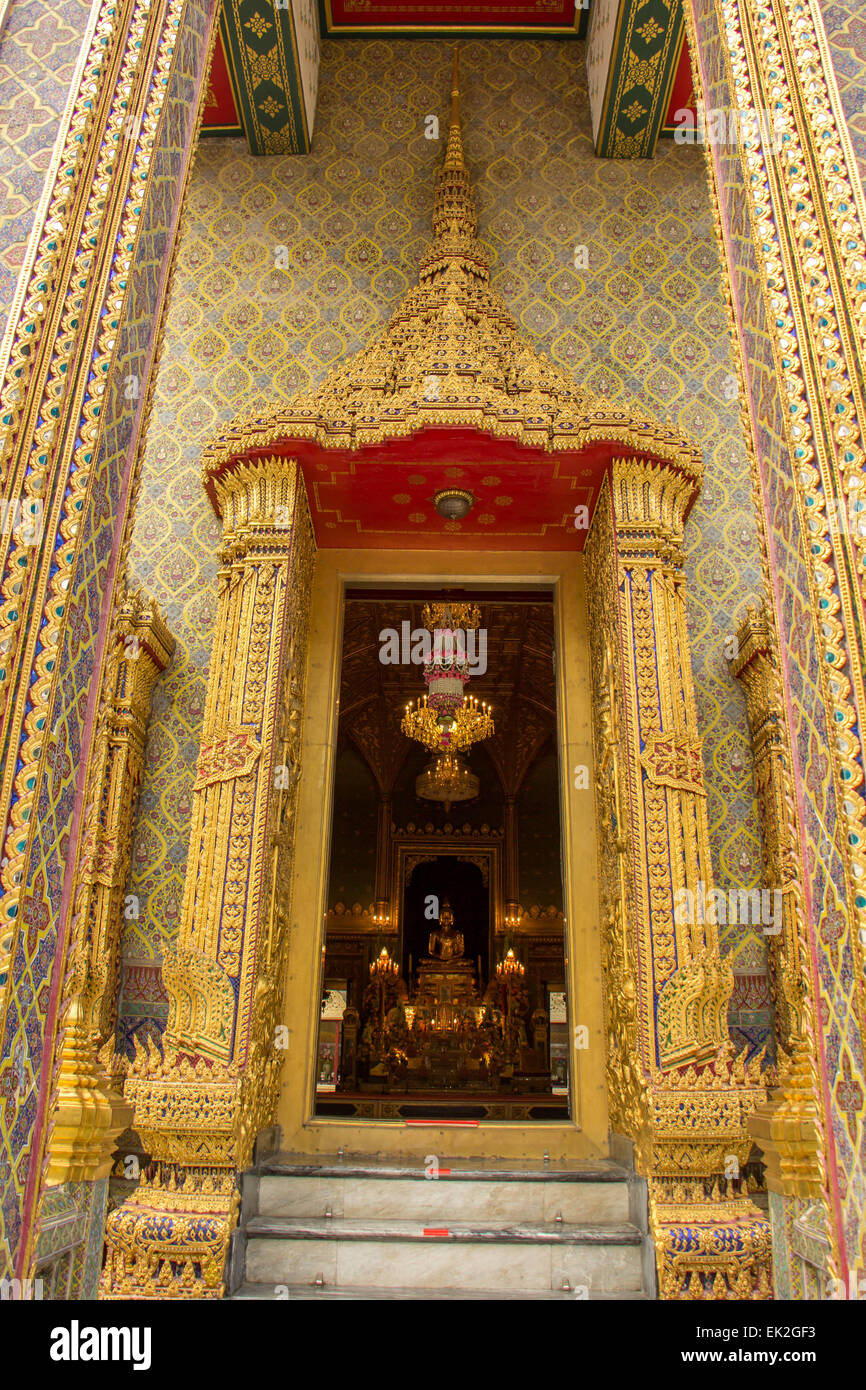Grand temple doors hi-res stock photography and images - Alamy