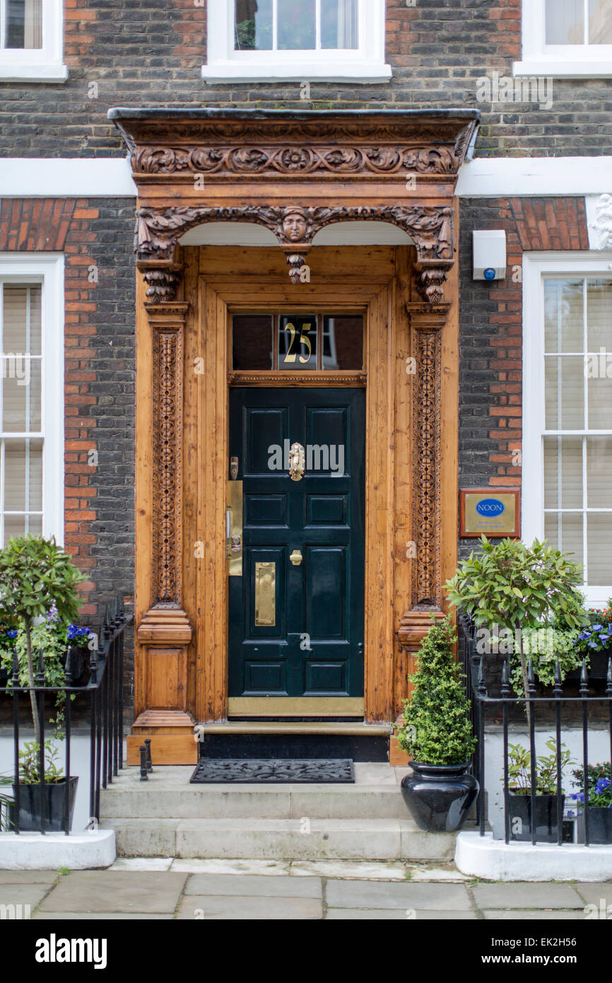 Queen Annes Gate High Resolution Stock Photography and Images - Alamy