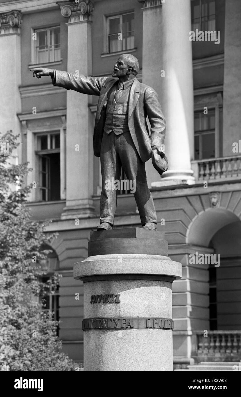 Lenin Monument Leningrad High Resolution Stock Photography and Images ...