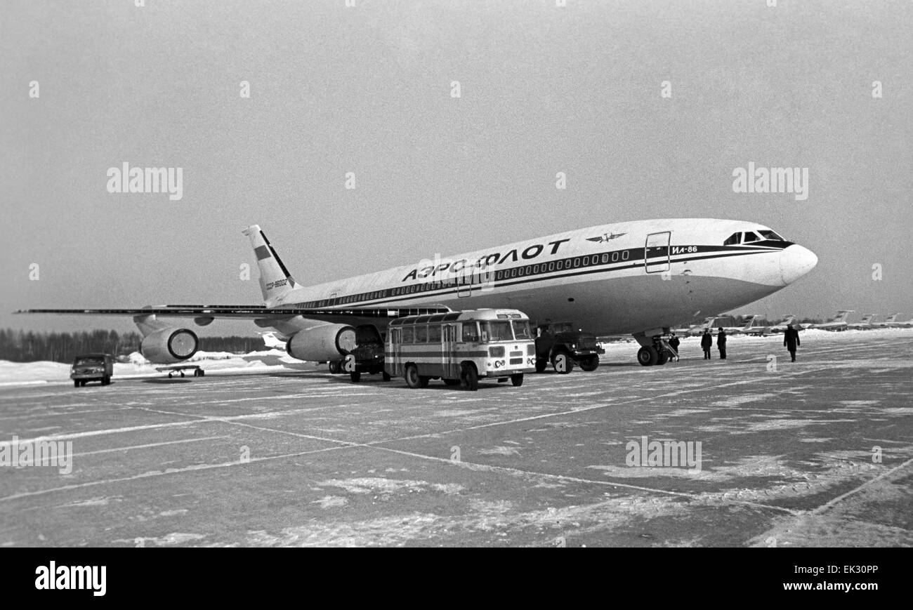 Ilyushin Il 86 High Resolution Stock Photography and Images - Alamy