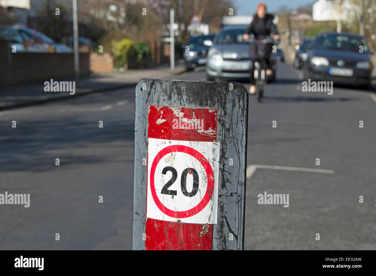20mph speed limit sign hi-res stock photography and images - Alamy