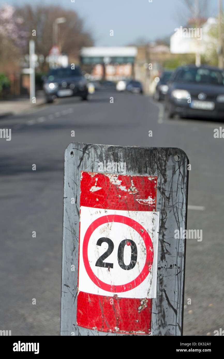 Highway code speed sign hi-res stock photography and images - Alamy