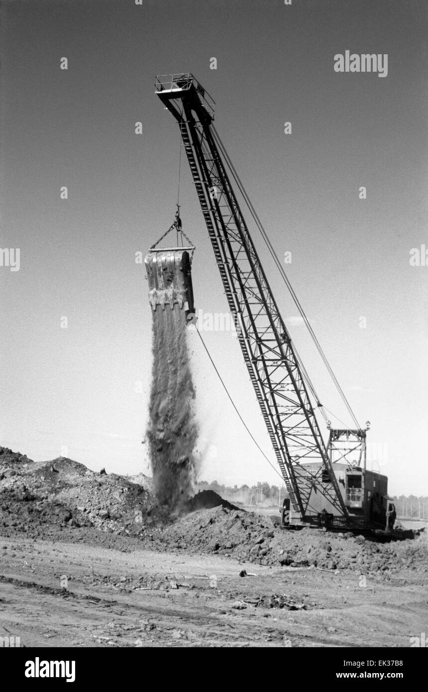 Hydroelectric Construction Black and White Stock Photos & Images - Alamy