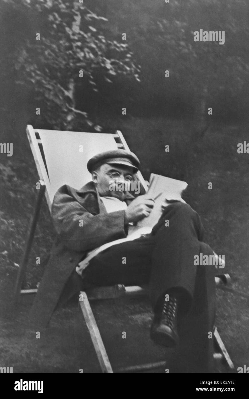 Vladimir Lenin In Gorki Settlement High Resolution Stock Photography ...