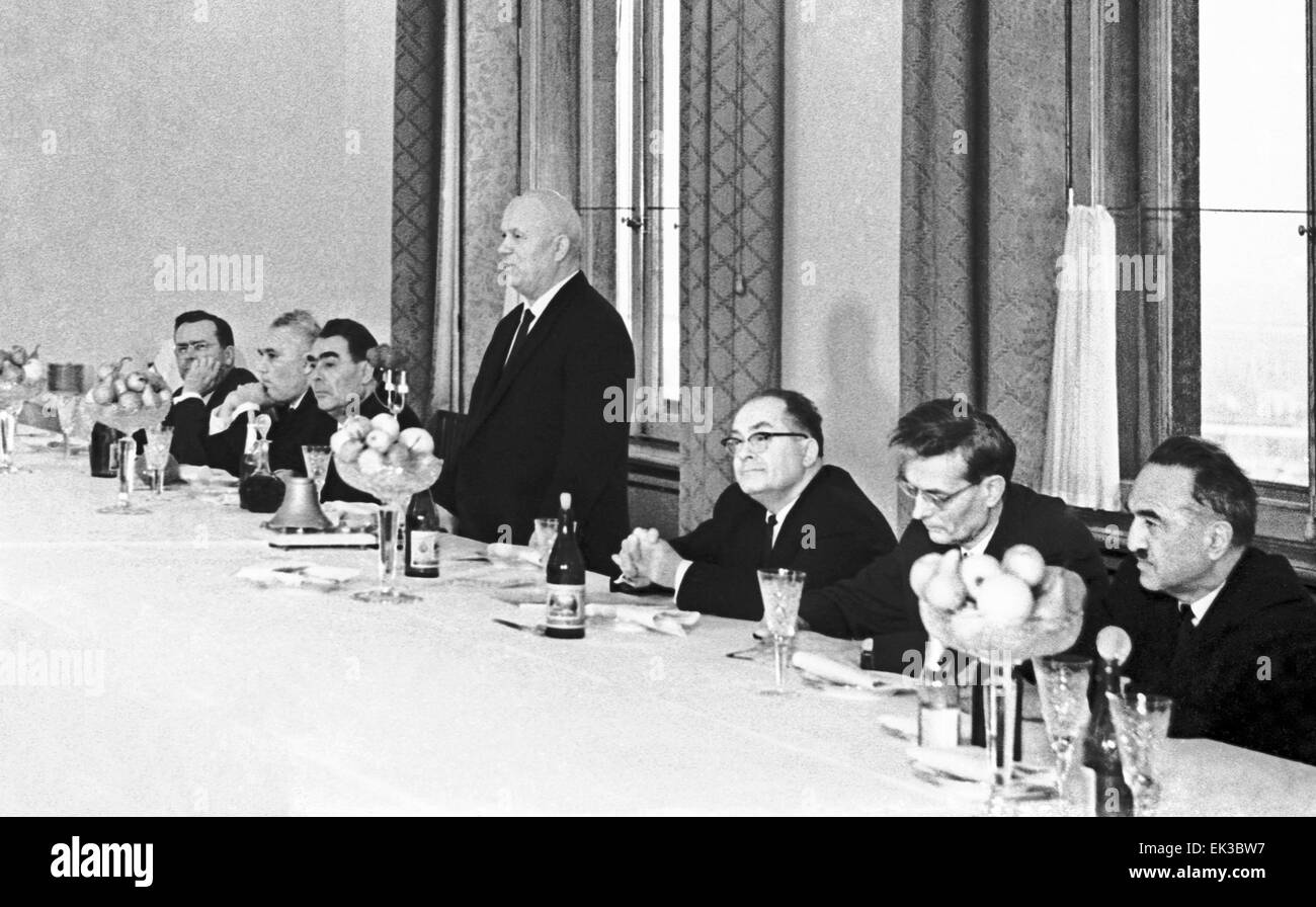 Central Committee Of The Communist Party Black and White Stock Photos ...