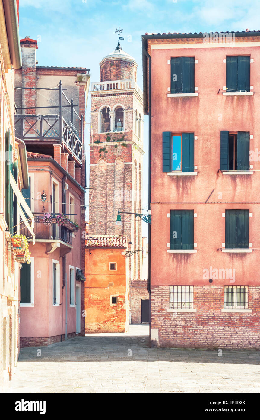 Old street view hi-res stock photography and images - Alamy