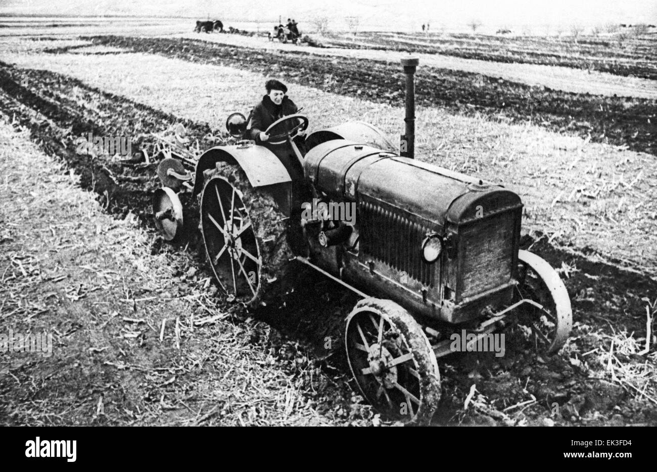 Female Tractor Driver Black and White Stock Photos & Images - Alamy