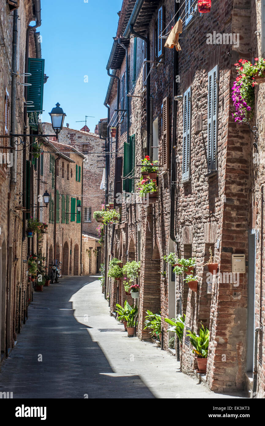 An Italian town scene Stock Photo - Alamy