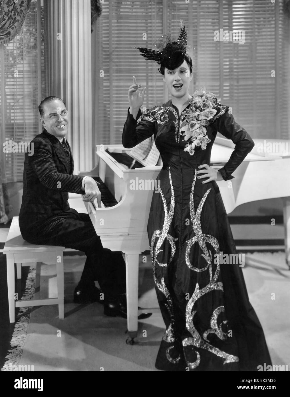 Beatrice Lillie, on-set of the Film "Dr. Rhythm", 1938 Stock Photo - Alamy