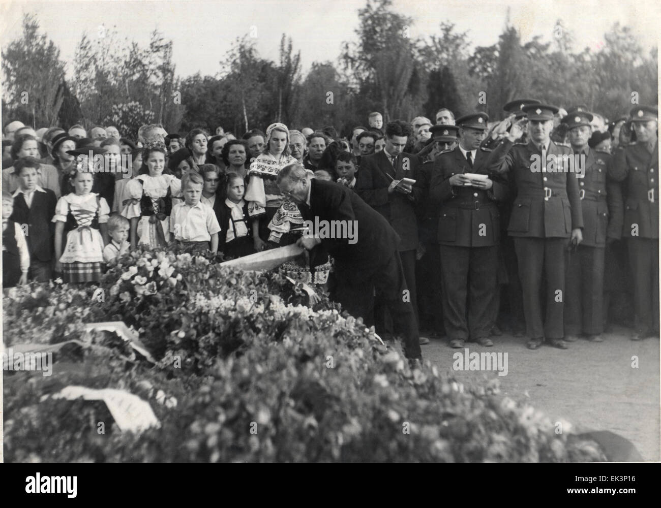 Laying wreaths leader of Czechoslovakia. Prague 14 June 1948 Stock ...