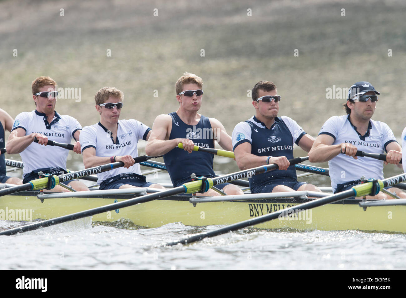 River Thames, London. 6th April, 2015. Oxford University Boat Club ...