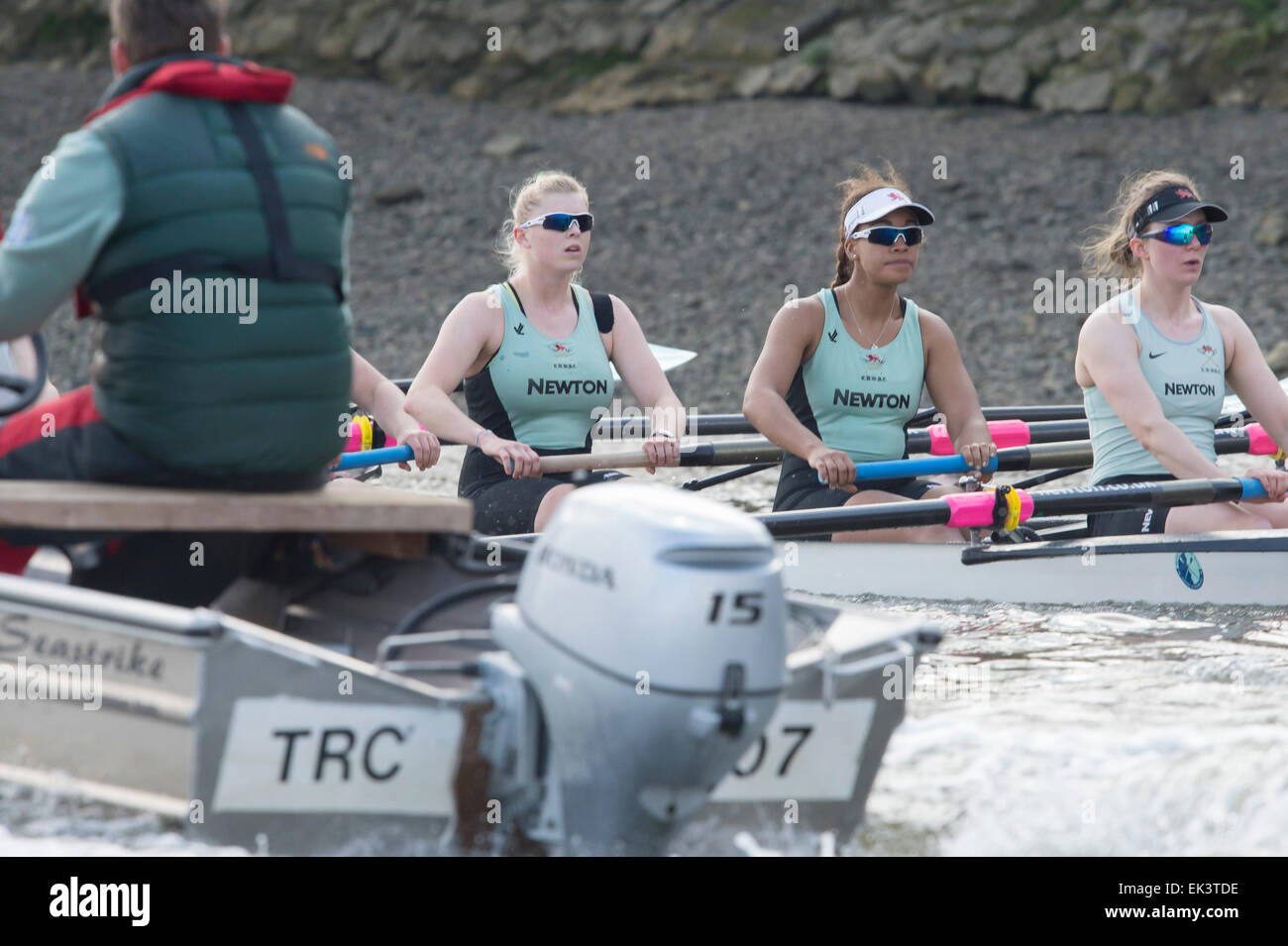 River Thames, London. 6th April, 2015. Cambridg University Women's Boat ...