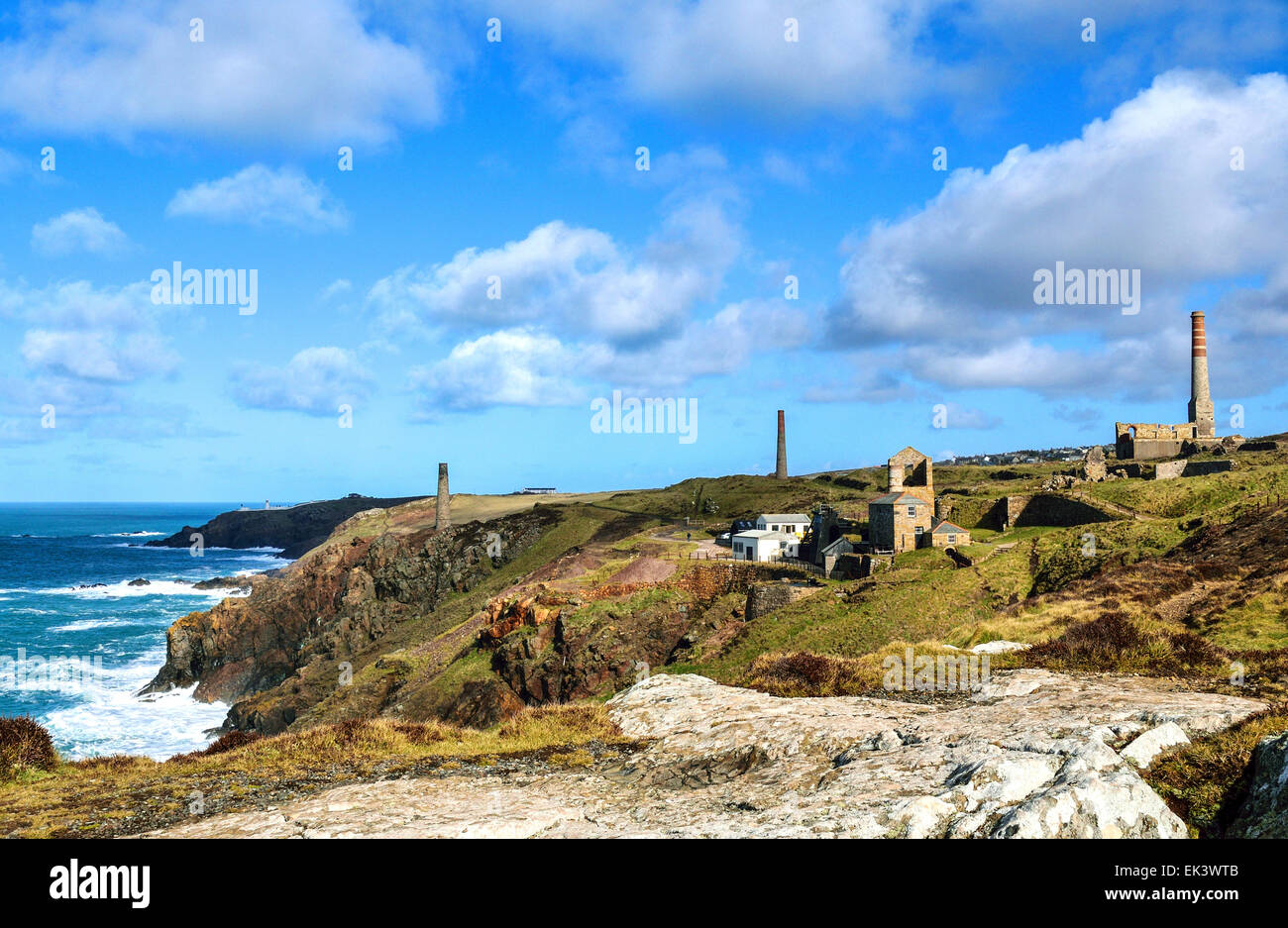 Old tin mines cornwall hi-res stock photography and images - Alamy