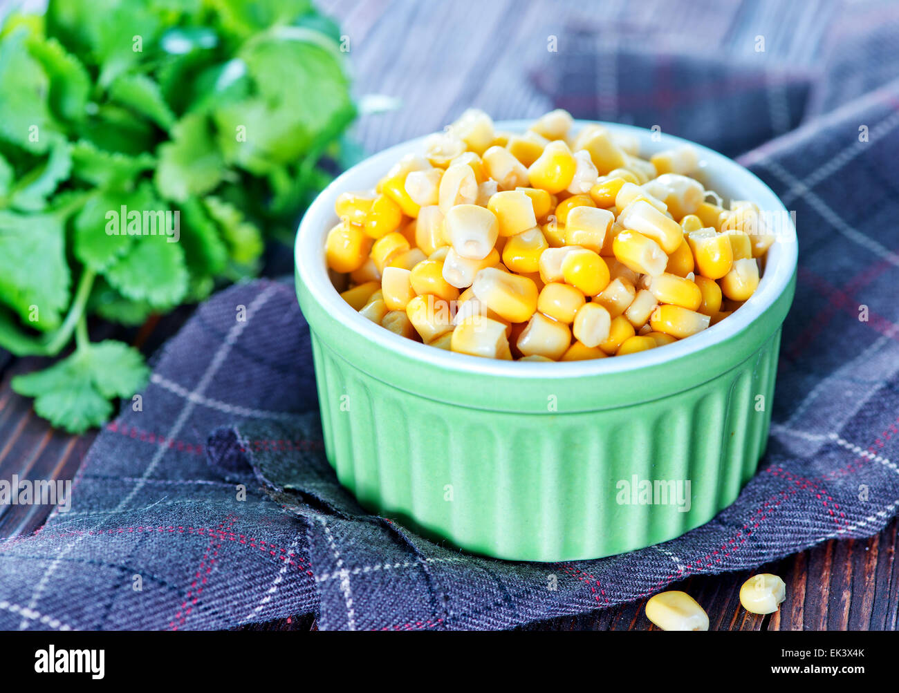 sweet corn in bowl and on a table Stock Photo - Alamy